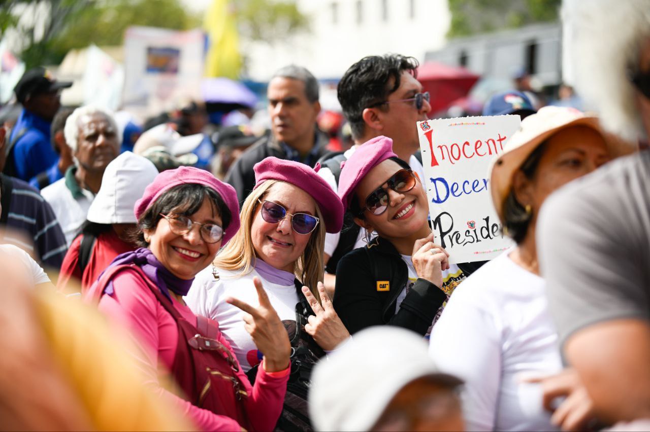 Venezuela marchó por la paz y soberanía en Caracas este martes (+Fotos)