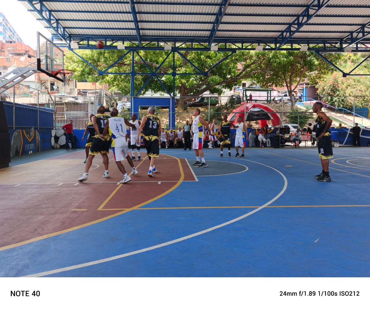 Se puede jugar baloncesto más allá de los 60 años