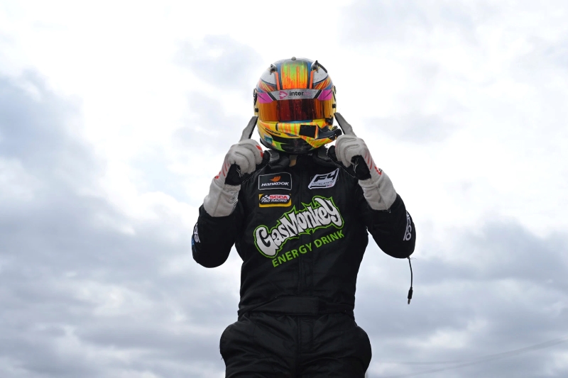 Alex Popow jr se abre paso en la F4 de Estados Unidos